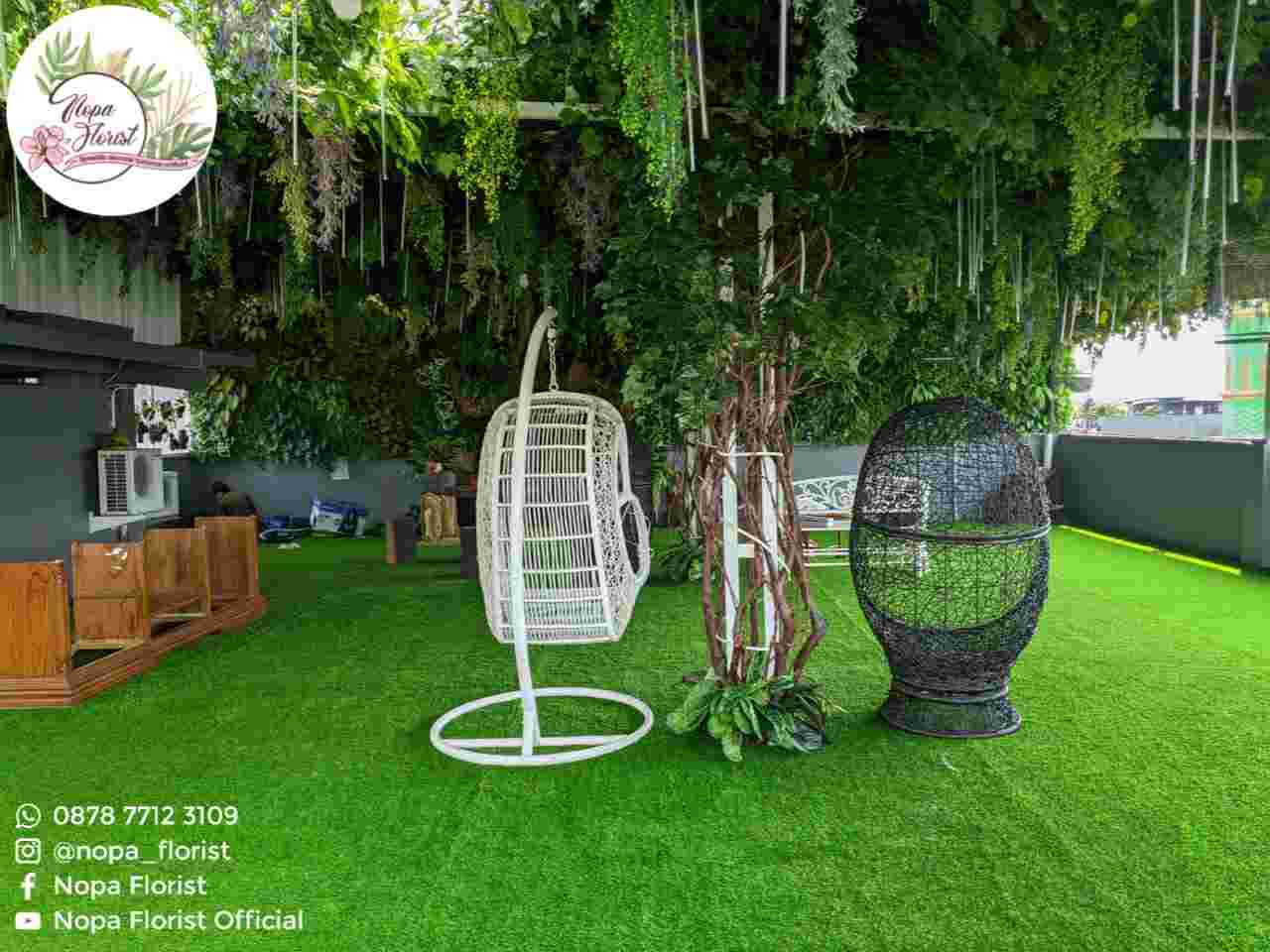 Dekorasi Rooftop Dengan Tanaman Artificial Dan rumput Sintetis - Nopa ...